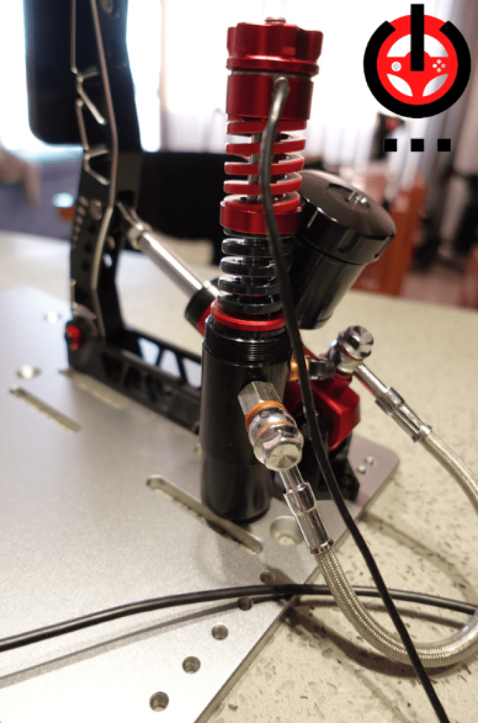 Test du Simagic P2000, un pédalier hydraulique TRES performant